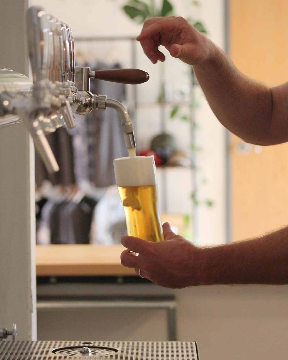 What Is a Slow Pour? And Is It Worth the Wait the Seven Minute Wait ...