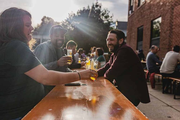 What Is Kölsch Service? And Why You Need to Try It Right Now • Hop Culture