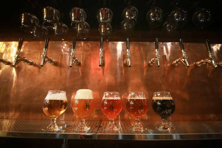 Pouring Diversity: How Harlem Hops Redefines the Craft Beer Bar • Hop ...